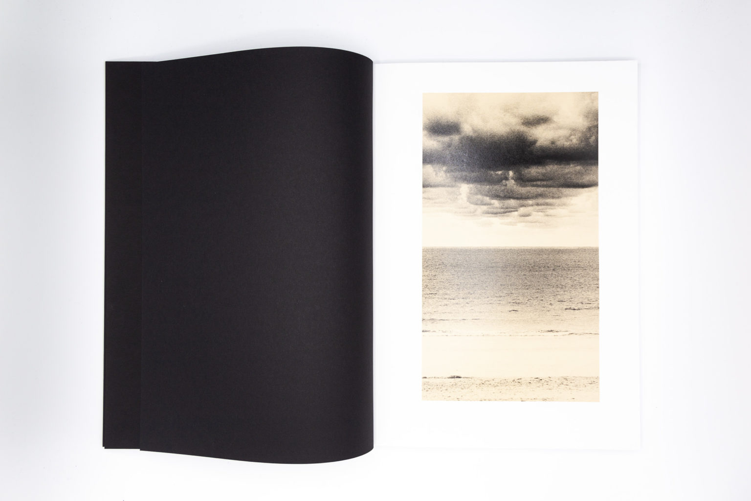 Remembering the future, Angel Albarrán & Anna Cabrera – Peinture Fraiche
