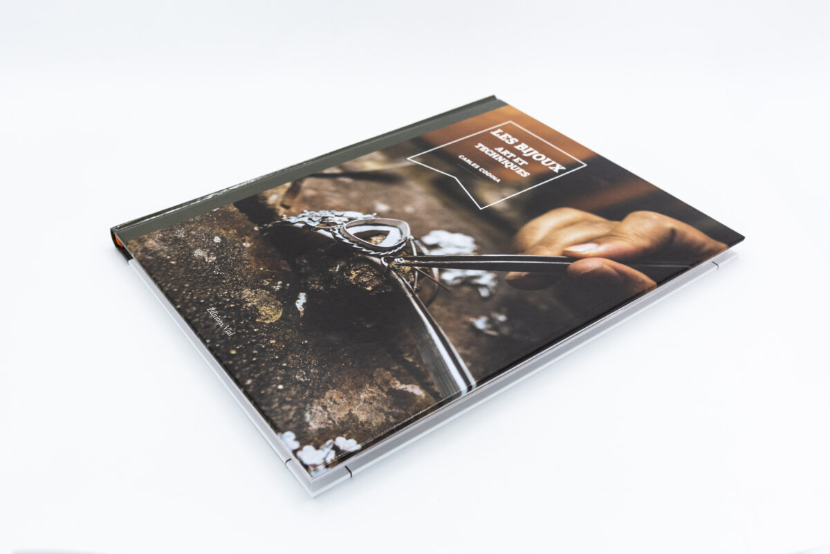 Les Bijoux: Art et Techniques – Carles Codina – Peinture Fraiche