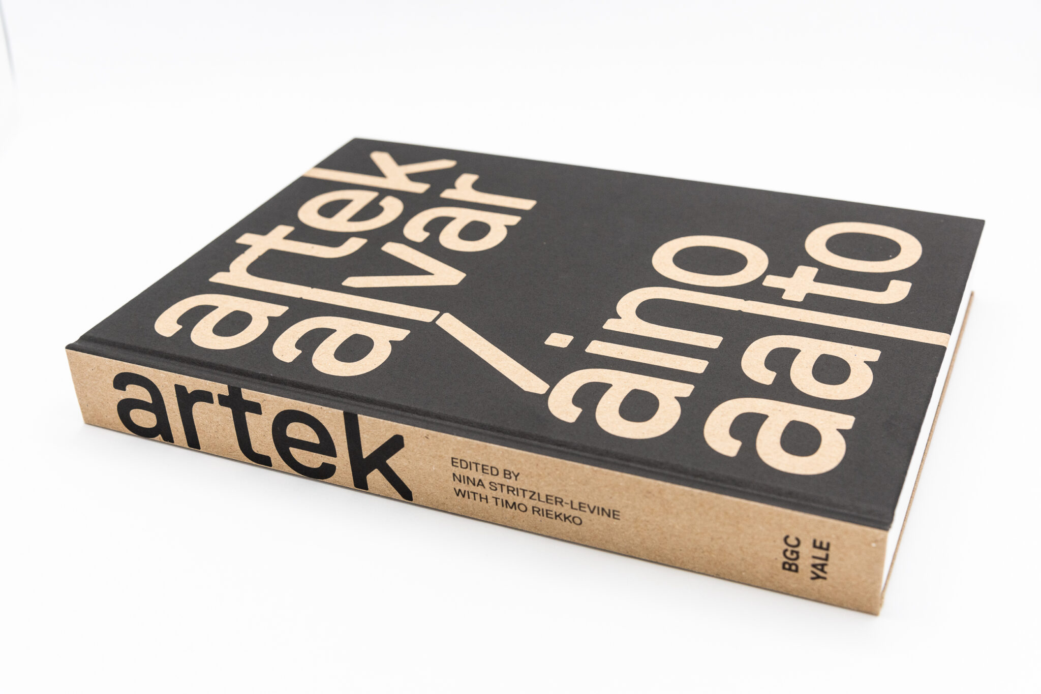 Artek and the Aaltos: Creating a Modern World – Nina Stritzler-Levine – Peinture Fraiche
